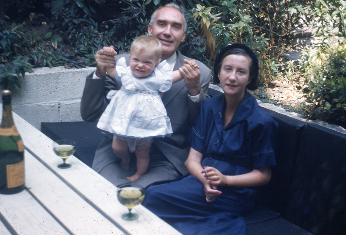 1 MANITOGA-RUSSEL AND MARY WRIGHT WITH DAUGHTER ANN-CONTEXTUAL ...